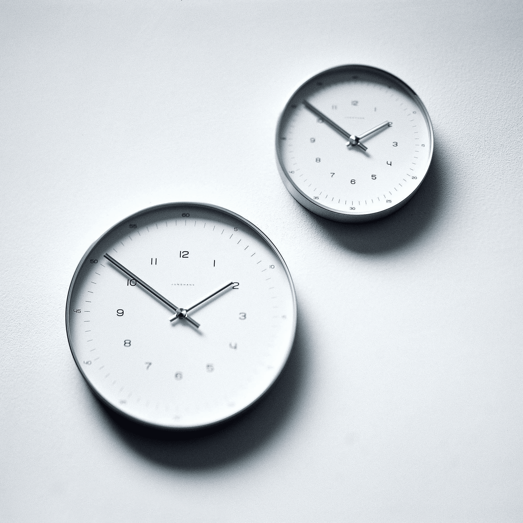 Max Bill wall clocks - Bauhaus Movement – Original Design Icons